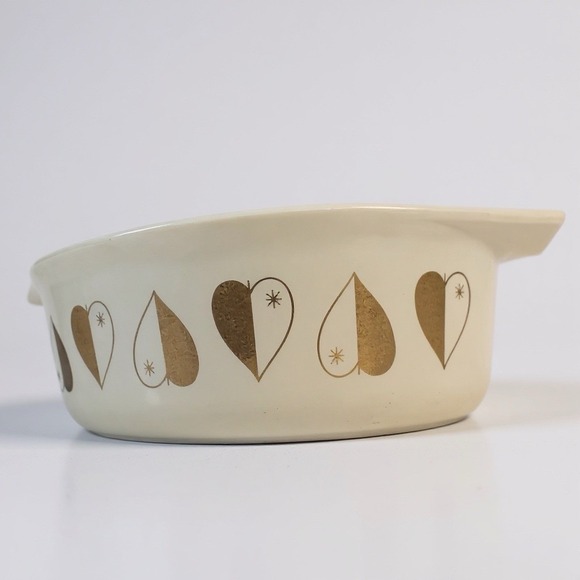 Pyrex | Kitchen | Vintage Pyrex Golden Hearts Design 2 2 Quart ...